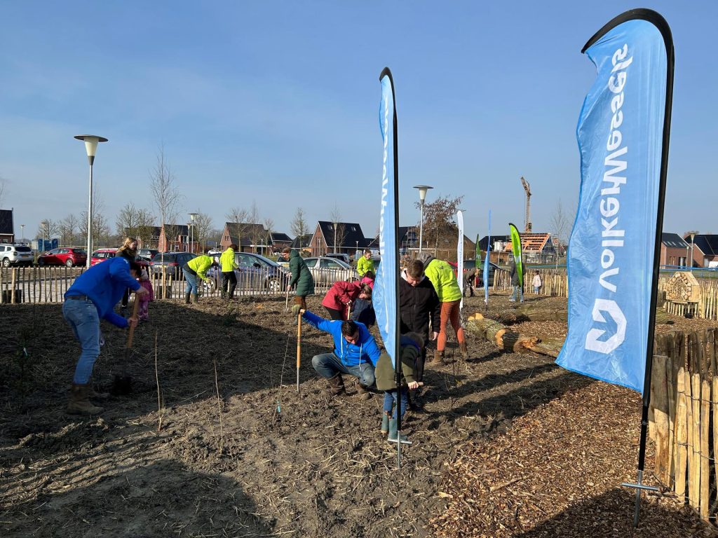 Natuur als klaslokaal: kinderen planten Tiny Forest in Warffum - IVN