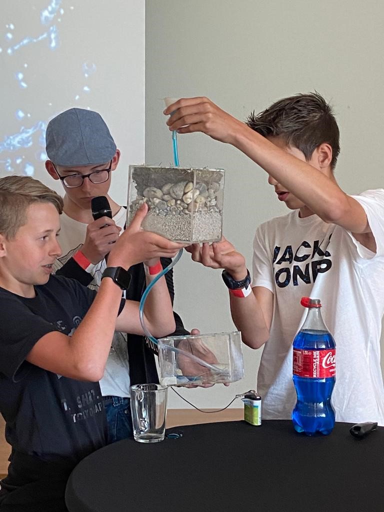 Leerlingen RSG De Borgen bedenken beste idee duurzaam waterbeheer ...